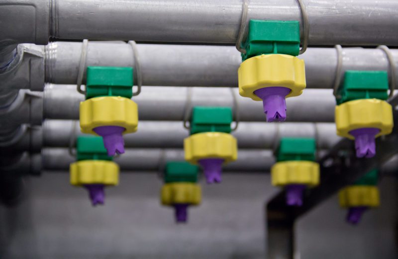 Spray vs. Immersion Parts Washers & Cleaning Machine Systems