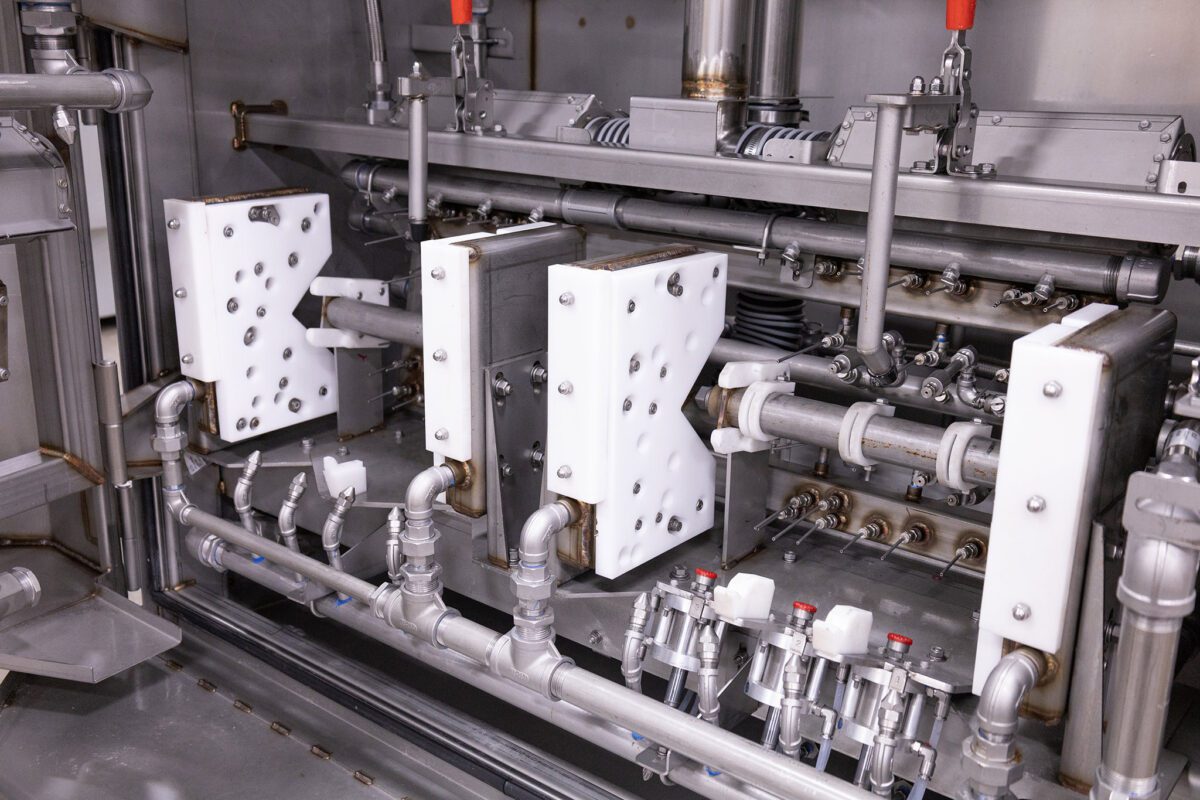 Aluminum Crankcase Parts Cleaning Machine | Alliance