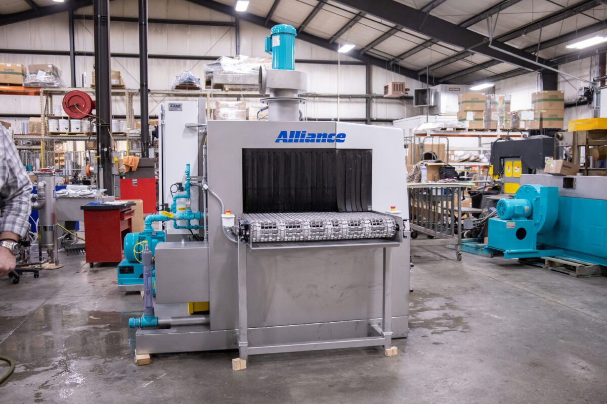 Applying rust preventative (1011) - Alliance Manufacturing