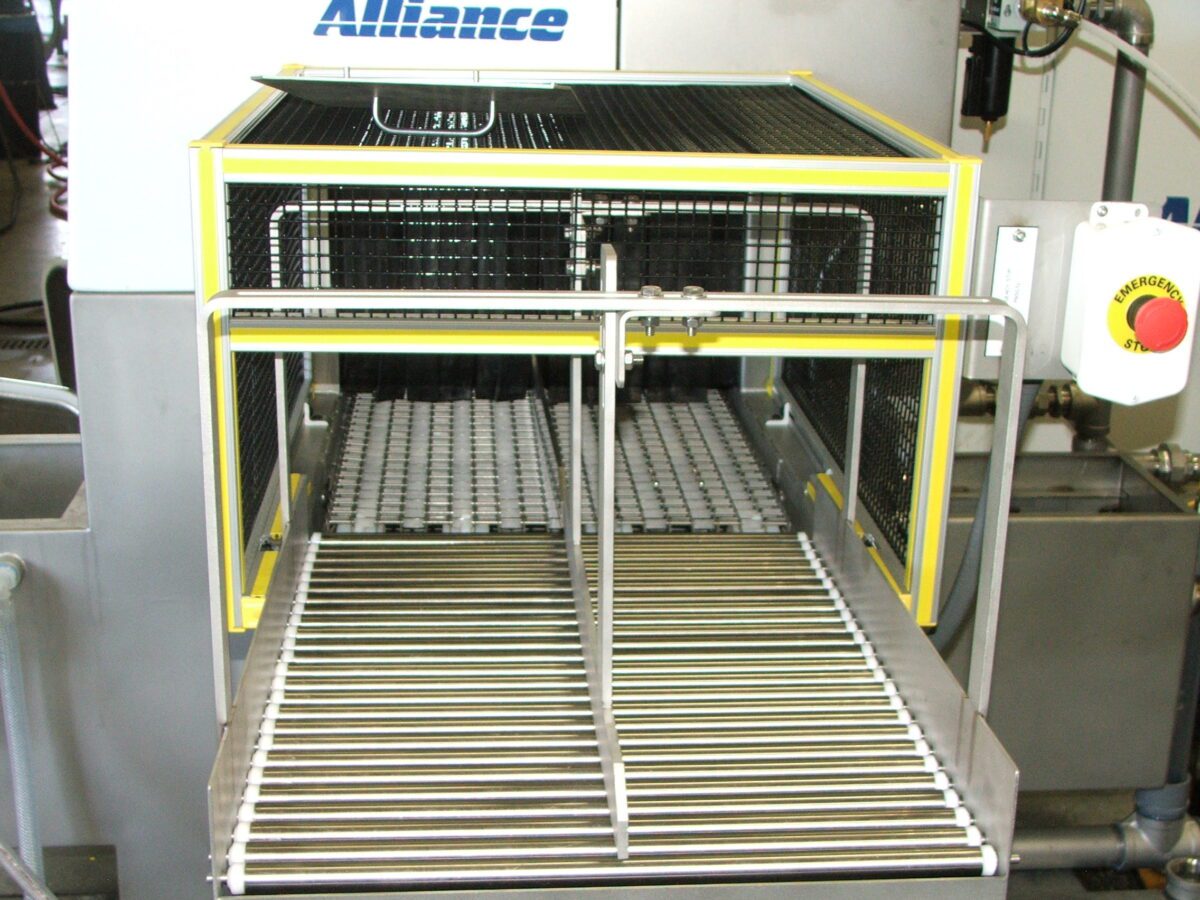 Cleaning Aircraft Engine Cylinder Barrels (811)