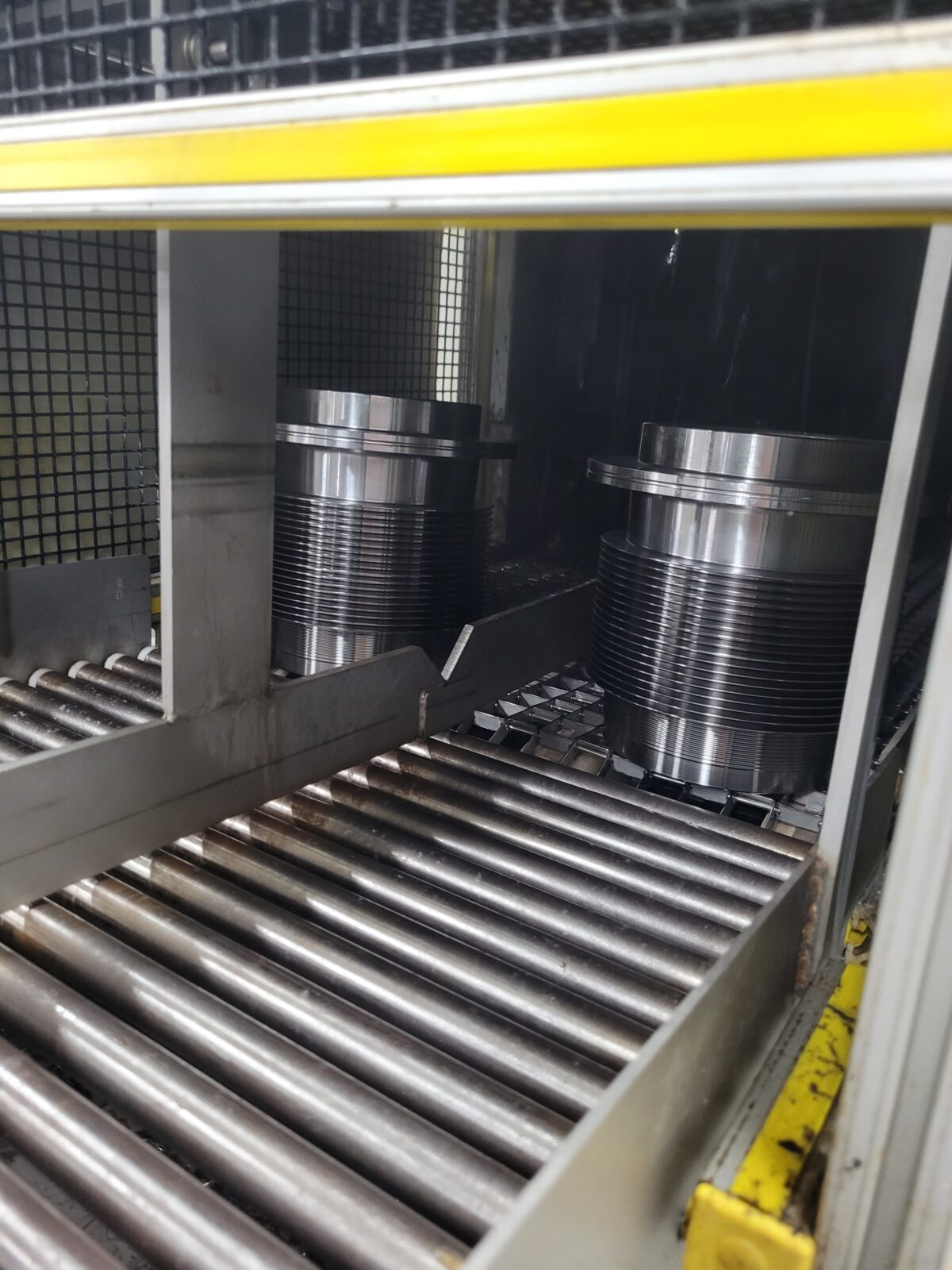 Cleaning Aircraft Engine Cylinder Barrels (811)